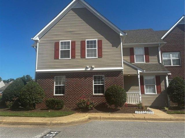 710 Willow Green Ct, Chesapeake, VA 23320