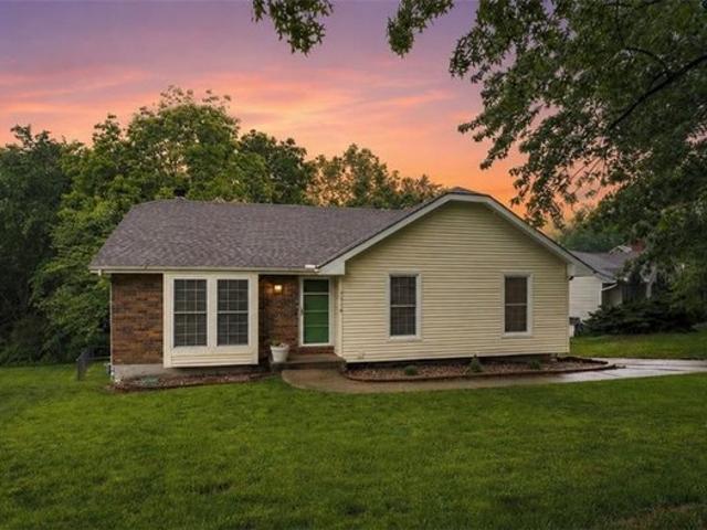 7114 NW Rhode Ave, Kansas City, MO 64152