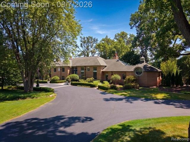 7115 Old Mill Rd, Bloomfield Hills, MI 48301
