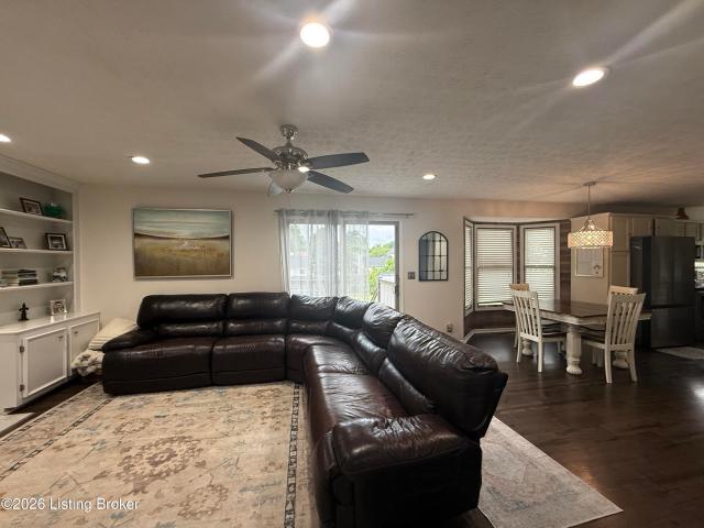 7115 Orchard Lake Blvd
