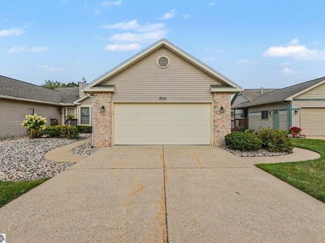 7115 Glen Terra Dr, Lansing, MI 48917