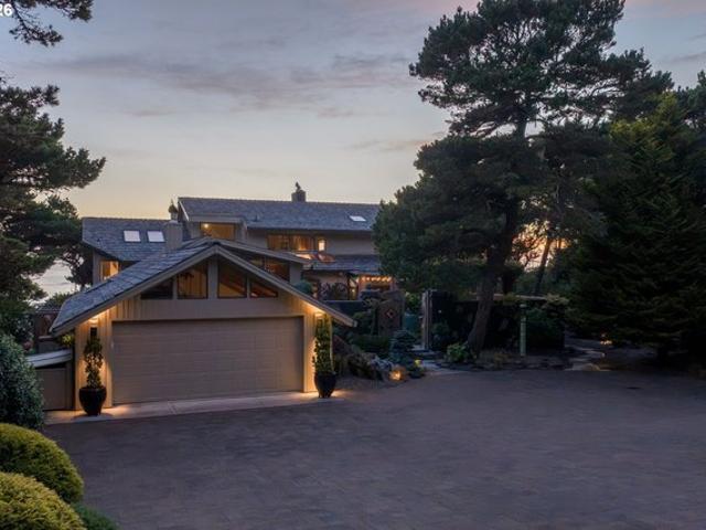 7116 NW Pacific Coast Hwy, Seal Rock, OR 97376