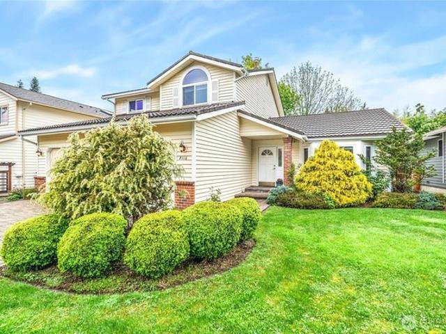 7116 NE 168th St, Kenmore, WA 98028