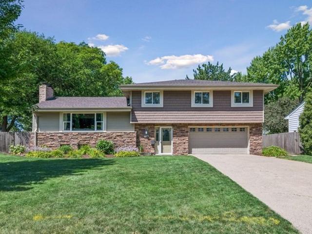 7116 Bristol Blvd, Edina, MN 55435