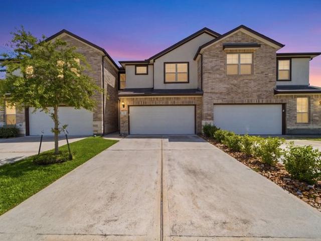 7116 Elgin St, Pearland, TX 77584