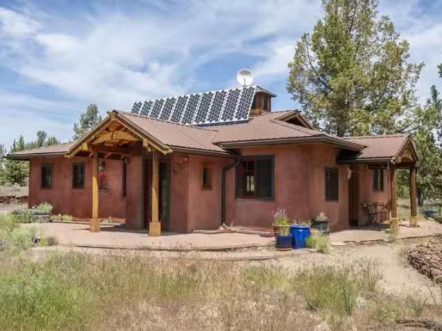 71170 NW LOWER BRIDGE WAY, TERREBONNE, OR 97760 Single Family.