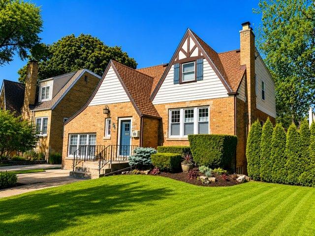 7117 N Ozanam Ave, Chicago, IL 60631