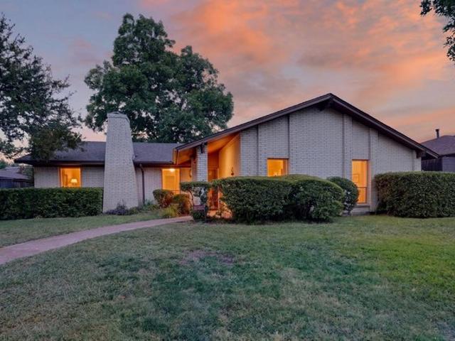 7117 Hunnicut Rd, Dallas, TX 75227
