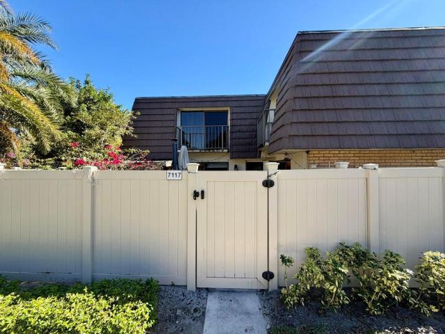 7117 71st Way, West Palm Beach, FL 33407 | MLS #R11163 | Compass