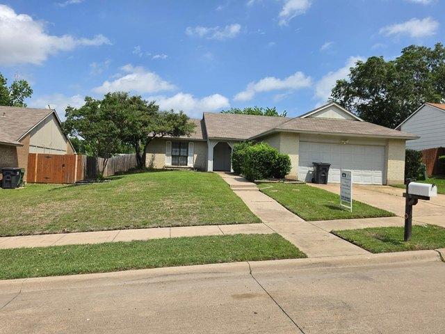 7119 Greenspring Dr, Arlington, TX 76016