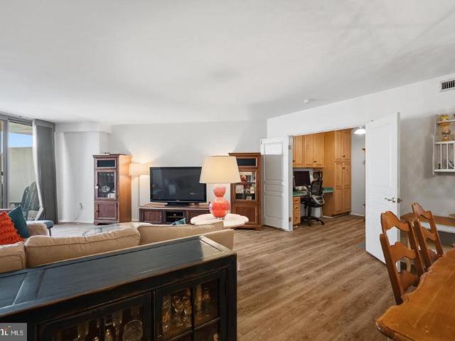 7111 Woodmont Avenue # 709
