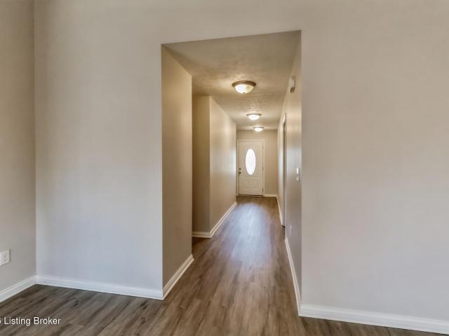 7112 Blue Stream Ct