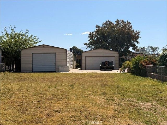 7113 Vine St, Highland, CA 92346
