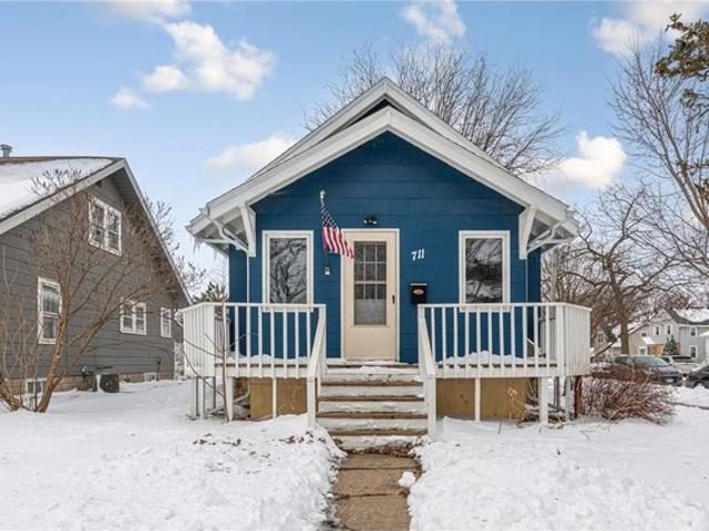 711 8th St NW, Austin, MN 55912