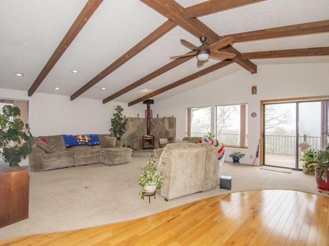 711 Cienaga Ln, Grants Pass, OR 97526