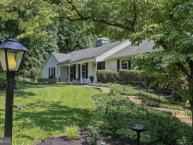 711 Ambleside Dr, Wilmington, DE 19808