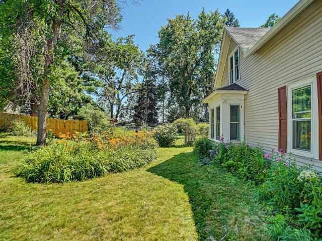 711 Anderson Street W