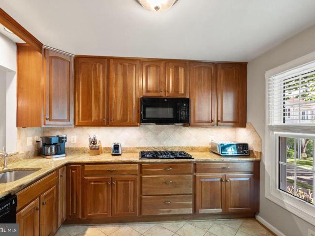 711 Acorn Court
