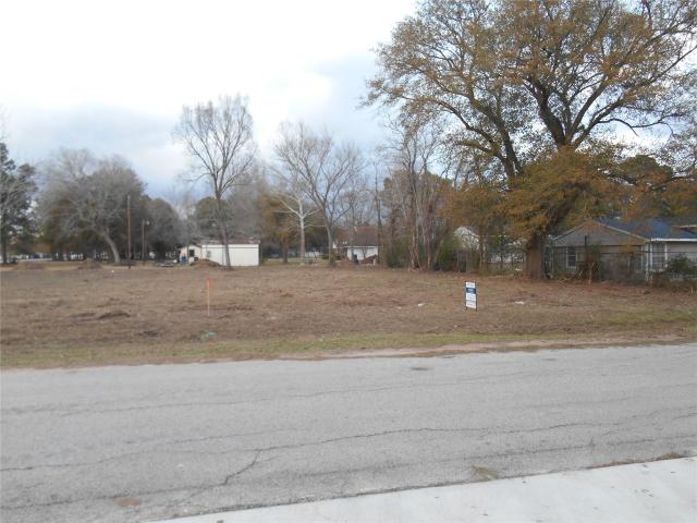711 Azalea St, Prairie View, TX 77484 | MLS #11827
