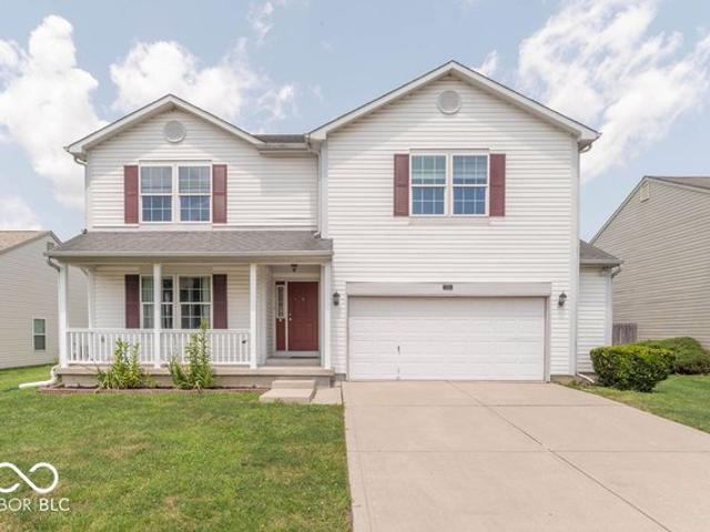 711 Bluff Creek Dr, Fortville, IN 46040