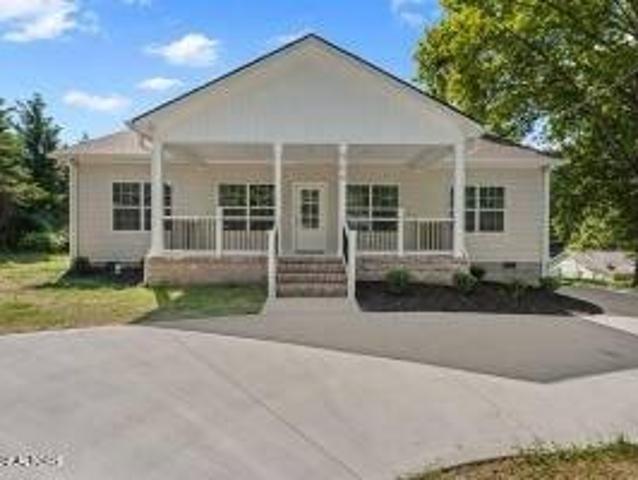 711 Byrd St, Clinton, TN 37716