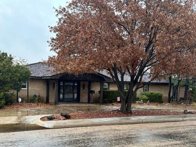 711 Gibner Dr, Spearman, TX 79081