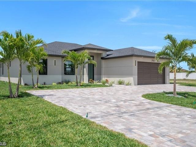 711 Gleason Pkwy, Cape Coral, FL 33914