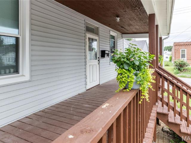 711 Erskine Ave, St. Louis, MO 63125 | MLS #26007 | Compass