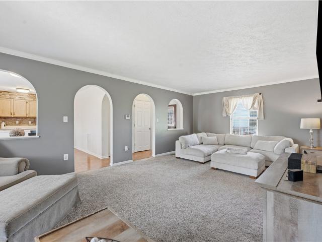 711 Es Farms Drive