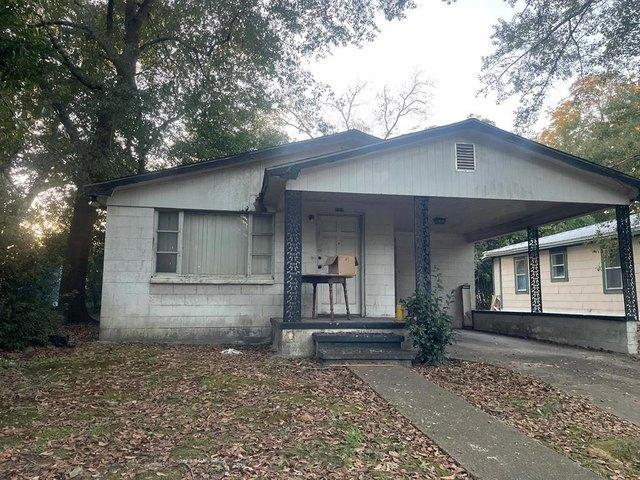 711 Hutchins St, Dothan, AL 36303