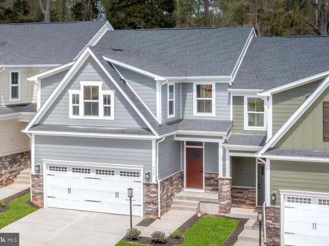 711 Jack Nicklaus Cir, York, PA 17403