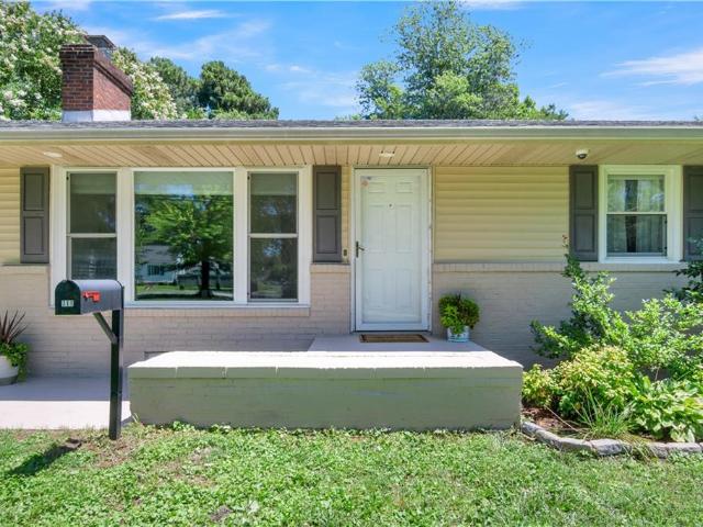 711 Jackson DR