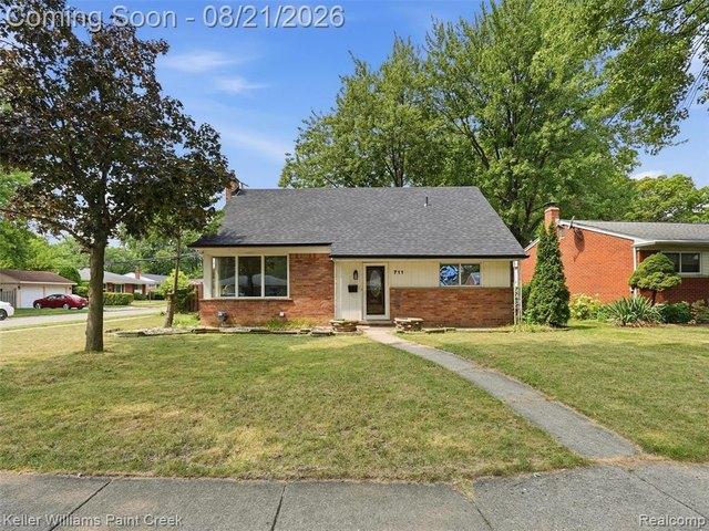 711 Jamaica Dr, Troy, MI 48083
