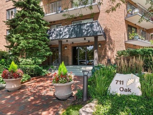 711 Oak St Apt 308, Winnetka, IL 60093