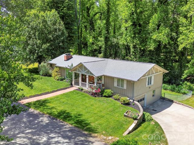 711 Oak Terrace Lane