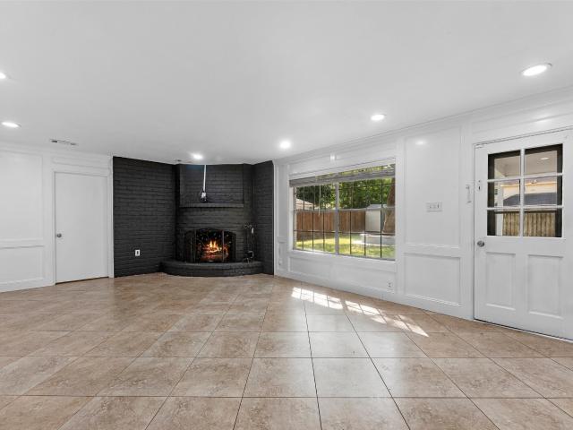 711 Lodgehill Lane