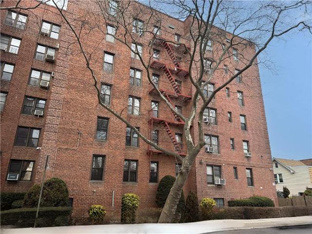 711 Montauk Court, Unit 2E