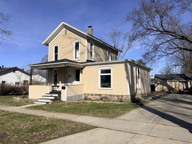 711 Maple St, Three Rivers, MI 49093