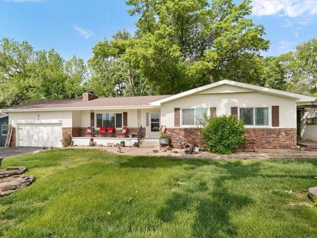 711 N 13th St, Ozark, MO 65721