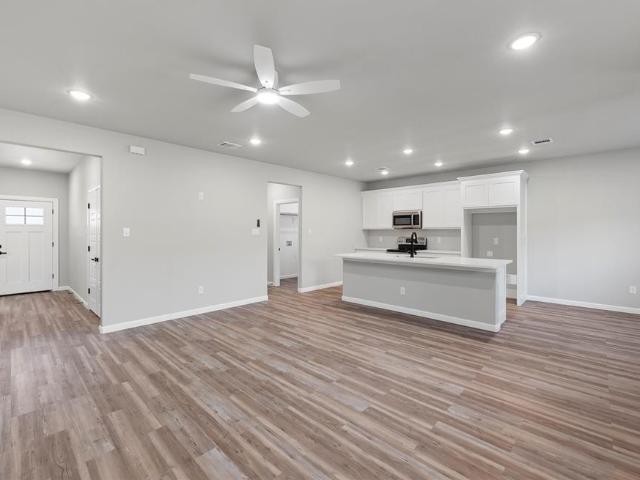 711 N College Street