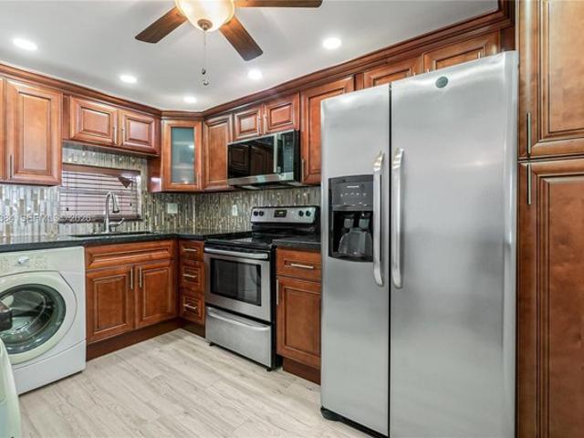 711 S Hollybrook Dr Apt 209, Pembroke Pines, FL 33025