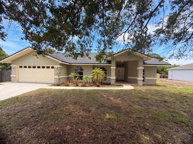 711 SE Celtic Ave, Port Saint Lucie, FL 34983