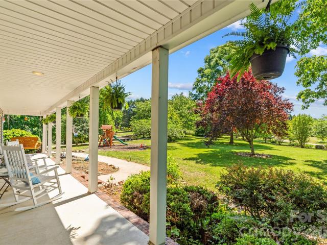 711 Spring Pointe Drive