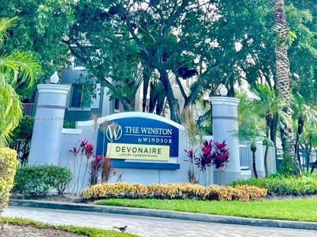 711 SW 111th Way #304, Pembroke Pines, FL 33025