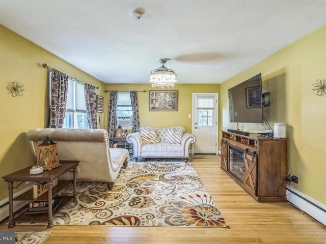 711 Poplar Street