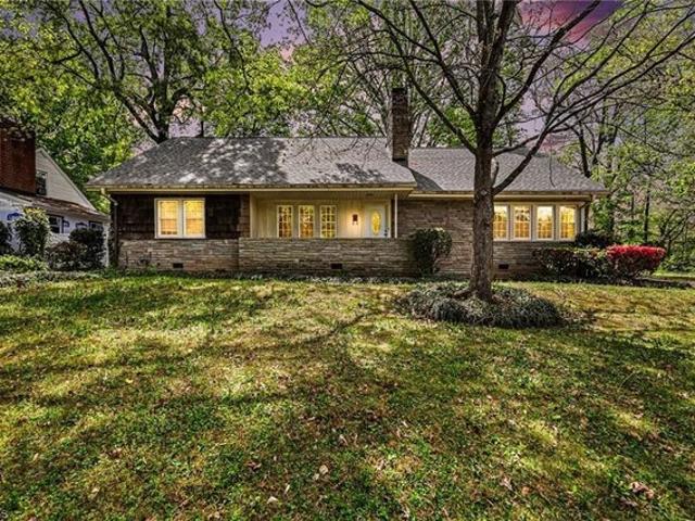 711 Quaker Ln, High Point, NC 27262