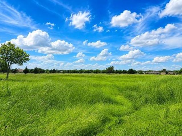 711 Robnett Rd, Waxahachie, TX 75165