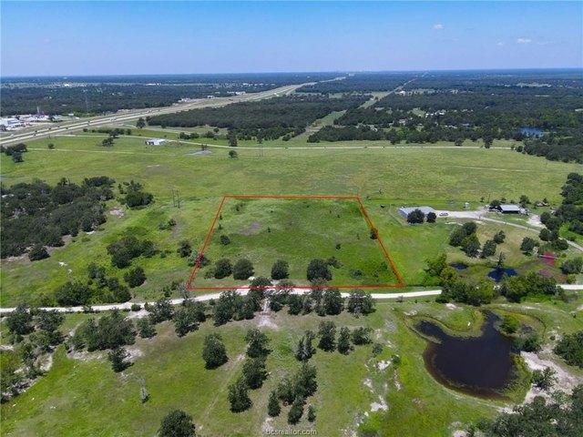 711 Rock Bottom Rd, Navasota, TX 77868