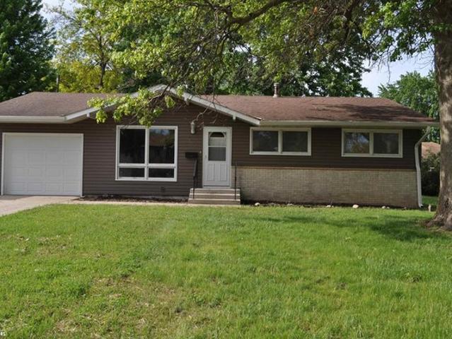 711 W 20th St, Carroll, IA 51401