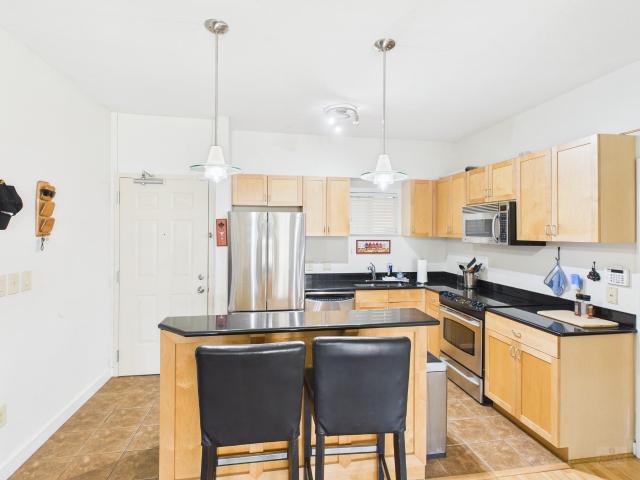 711 W 26th St # 606